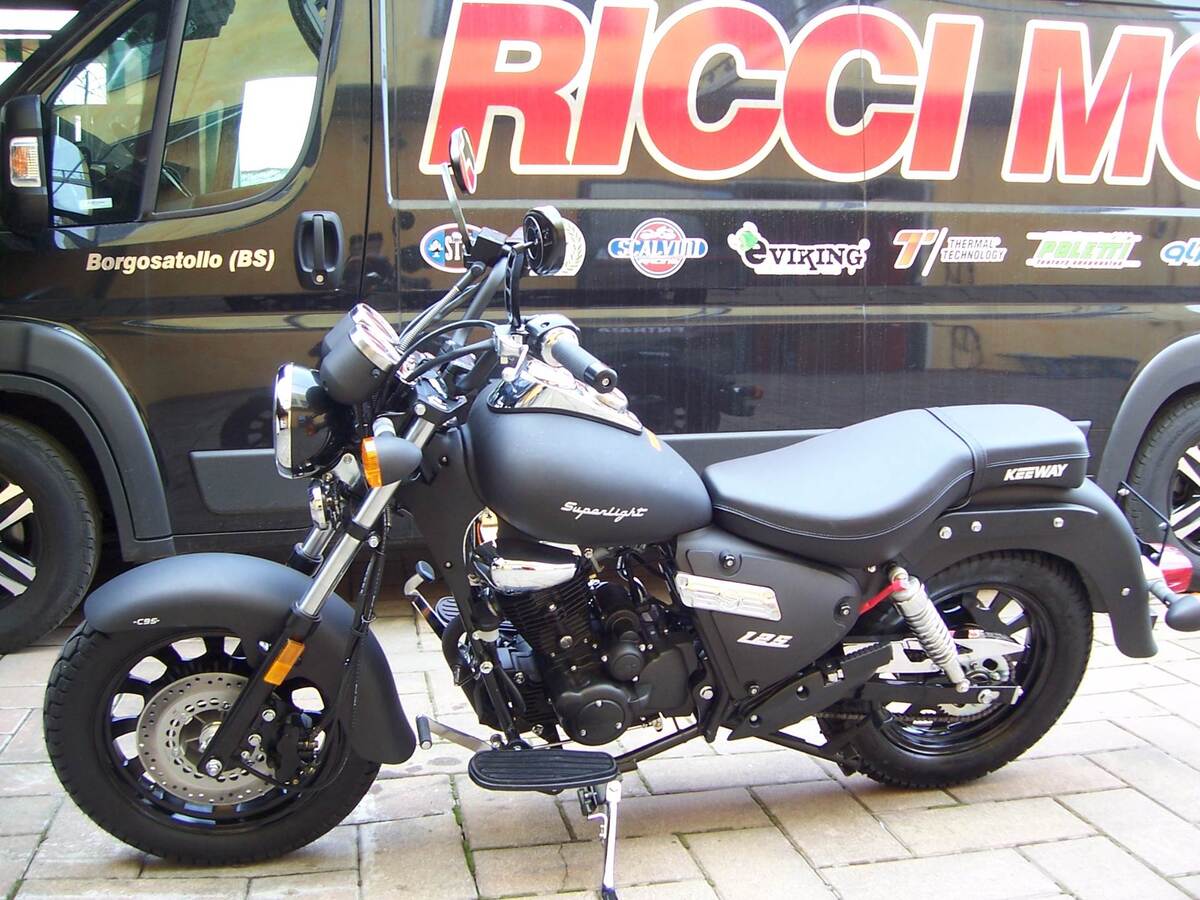Vendo Keeway Motor Superlight 125 (2021 - 25) nuova a Borgosatollo ...