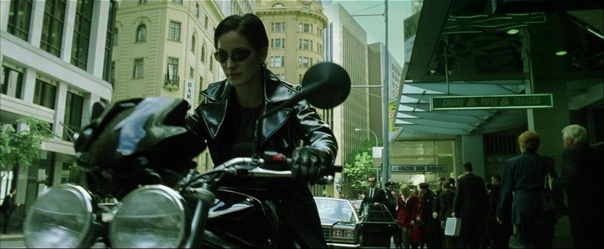 20 anni fa usciva Matrix al cinema - News - Moto.it