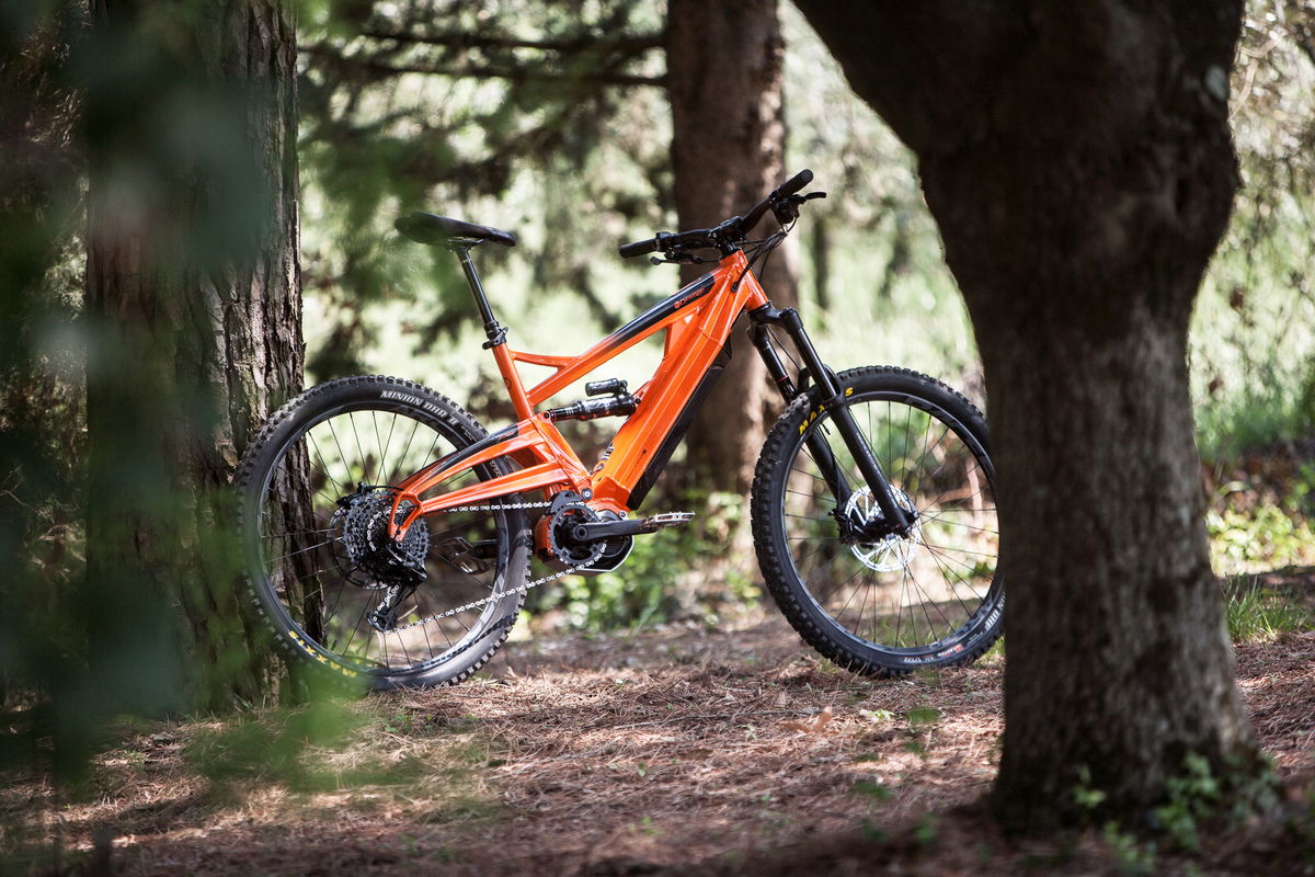 Novità eBike. Orange Bikes, in arrivo la nuova eMTB Surge - eBike - Moto.it