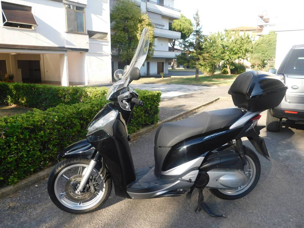 Vendo Honda SH 300 i ABS (2013 - 14) usata a Pisa (codice 7766344 ...