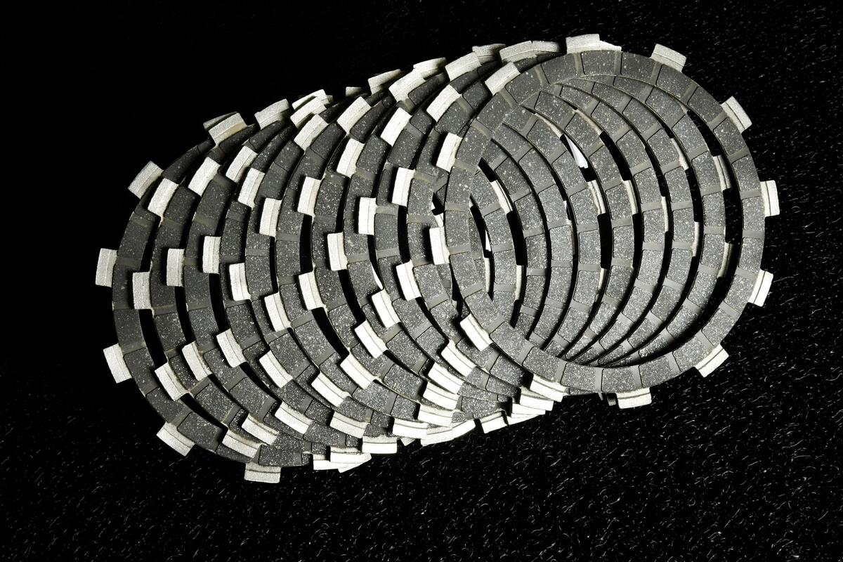 Nuovo kit dischi frizione Surflex per Ducati V4 S/R - Accessori - Moto.it