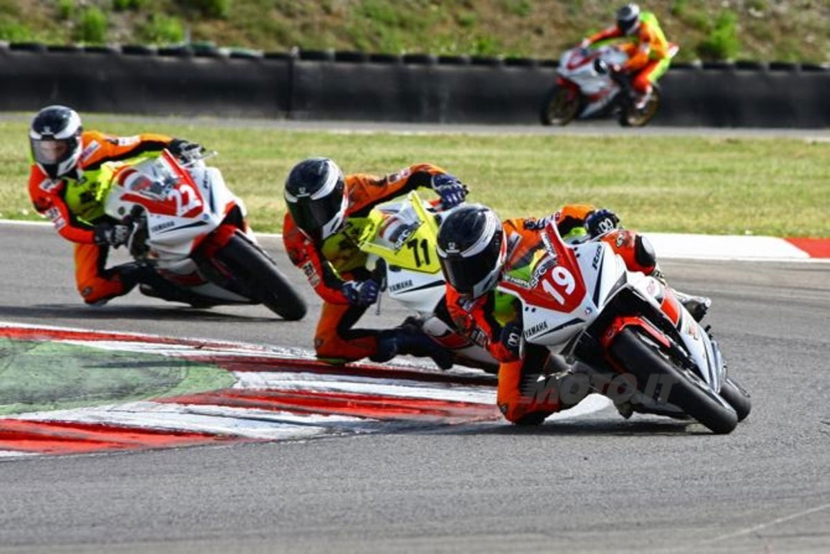 Yamaha R125 Cup 2012: il secondo round a Volpini - Sport - Moto.it