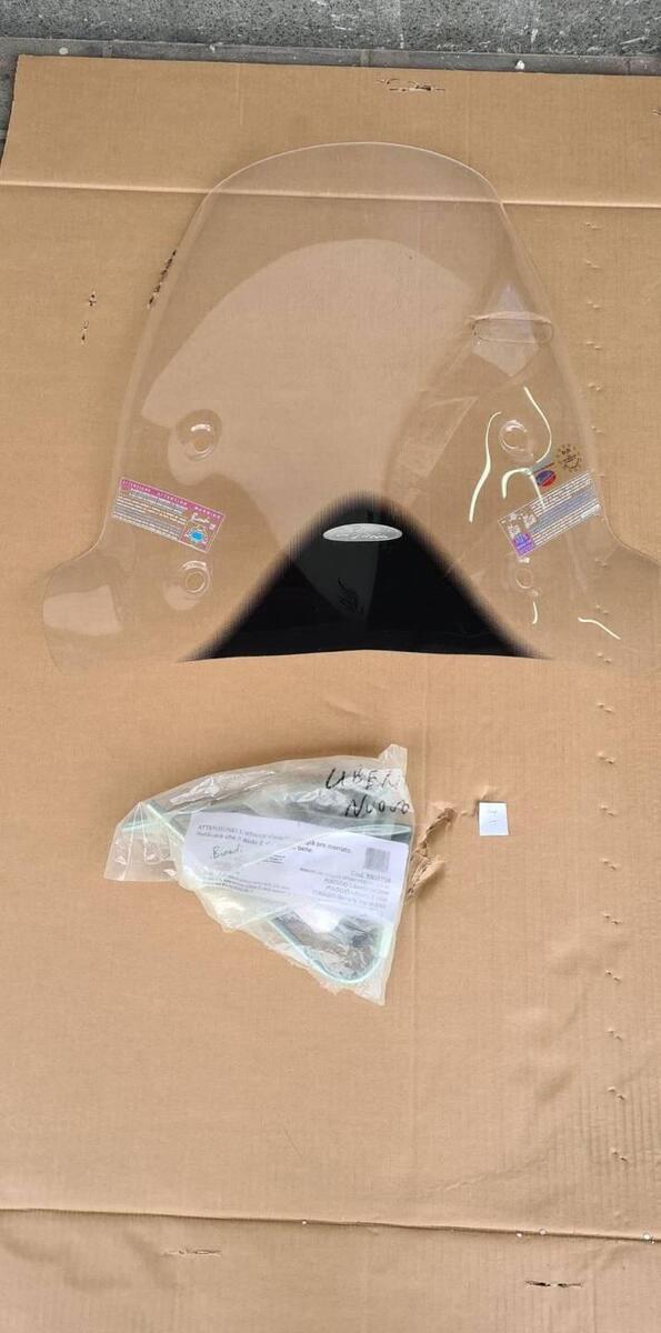 Vendo PARABREZZA PIAGGIO LIBERTY BEVERLY LIBERTY S Biondi a Battipaglia ...