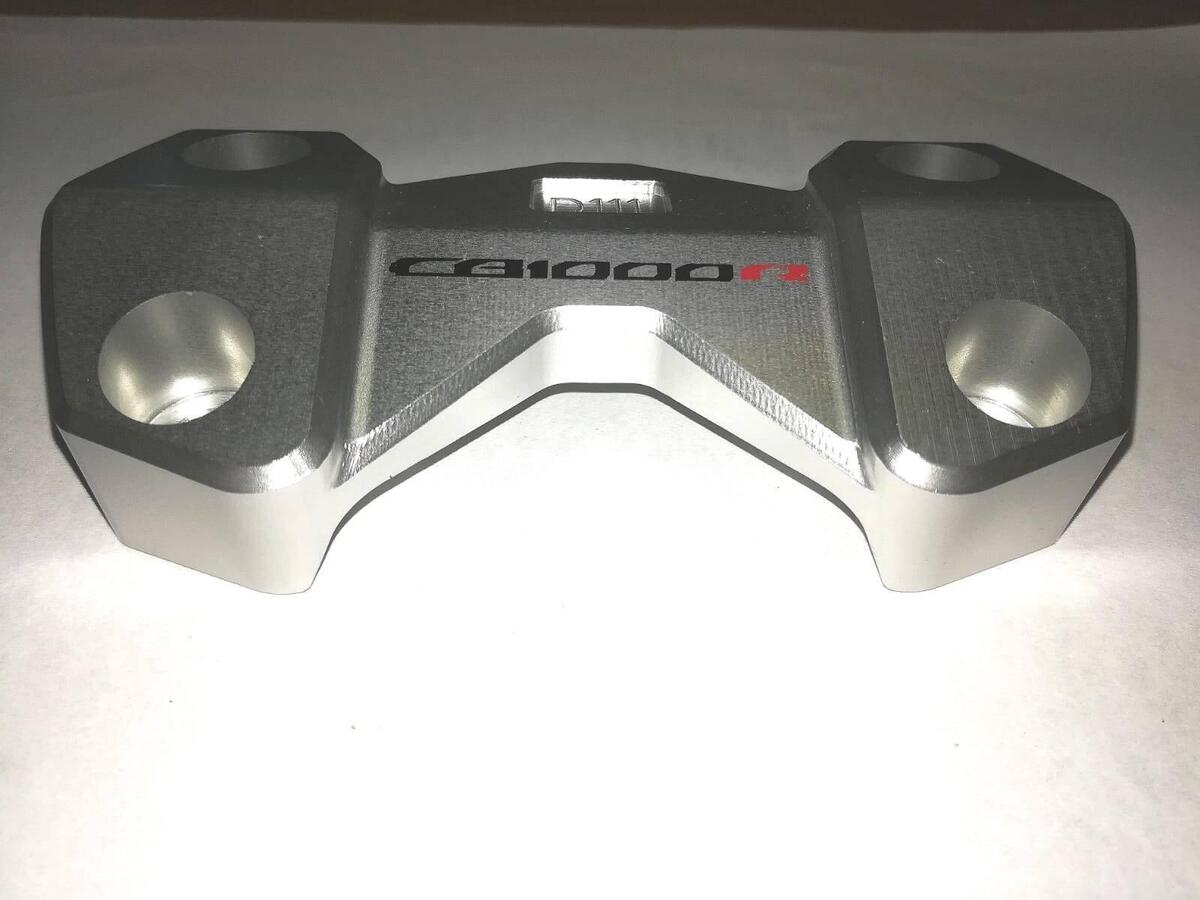 Vendo Coprimanubrio CB1000 2008 Honda a Massa (codice 8200746) - Moto.it