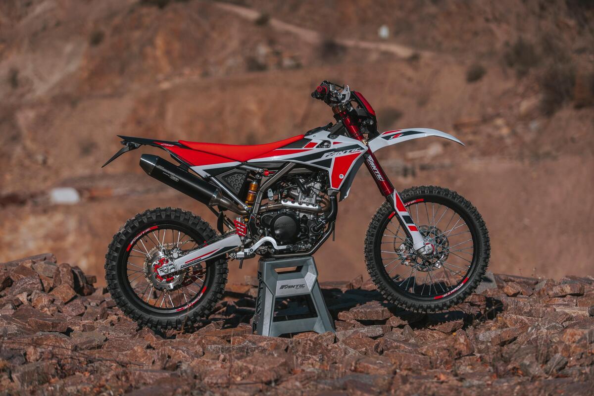 Fantic Motor XEF 250 Enduro Competition (2021), prezzo e scheda tecnica ...