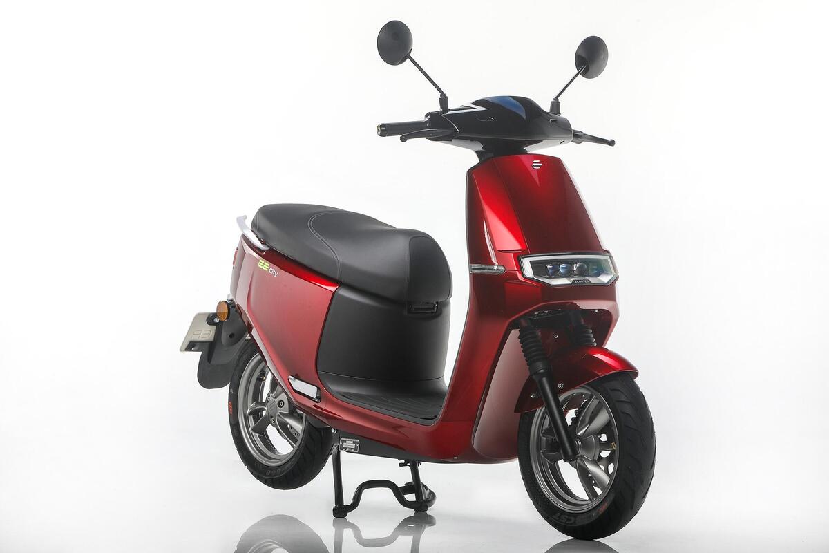 Italy2Volt lancia sul mercato italiano gli scooter elettrici Ecooter E2 ...