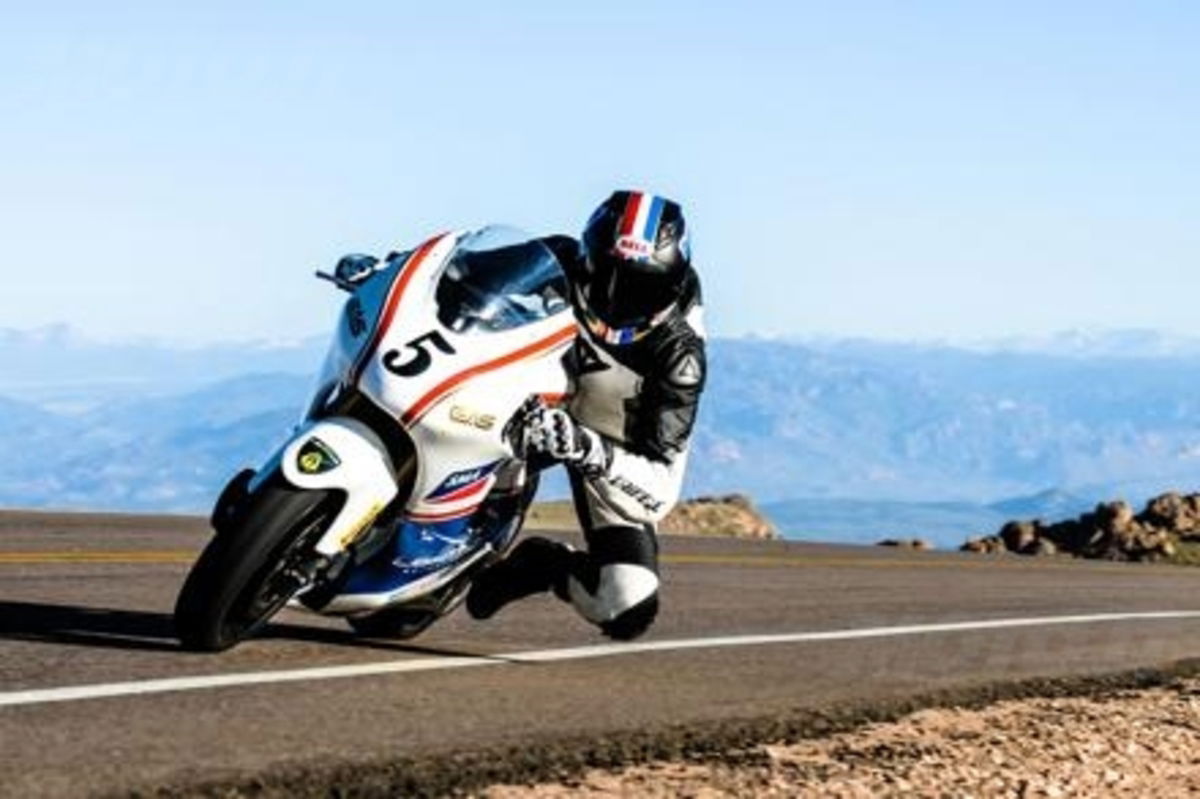 Pikes' Peak: Carlin Dunne e la Lightning più veloce delle convenzionali ...