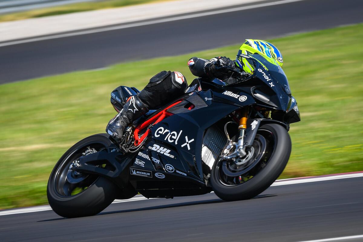 Energica Ego Kit Corsa Clienti: la MotoE per (quasi) tutti - Moto - Moto.it