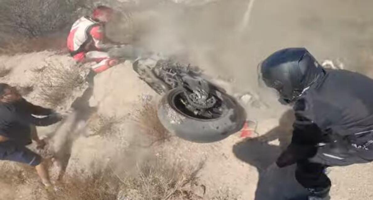 Lo youtuber Max Wrist ha fatto il botto: la sua Yamaha R1 è ...