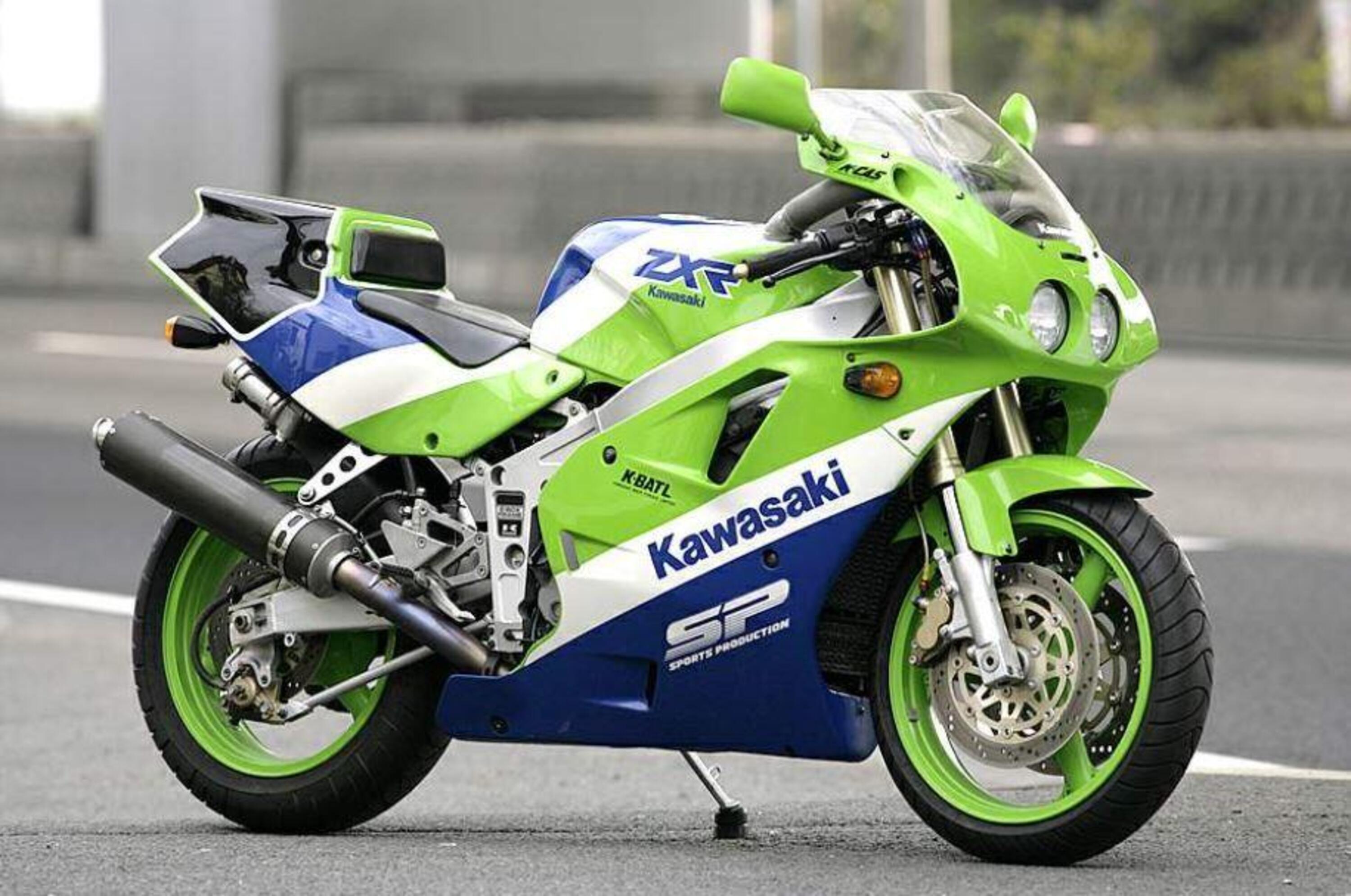 Kawasaki Ninja ZX-4R. Quattro cilindri crescono? - News - Moto.it