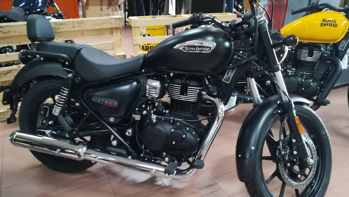 Vendo Royal Enfield Meteor 350 Stellar (2021 - 23) nuova a Piacenza ...