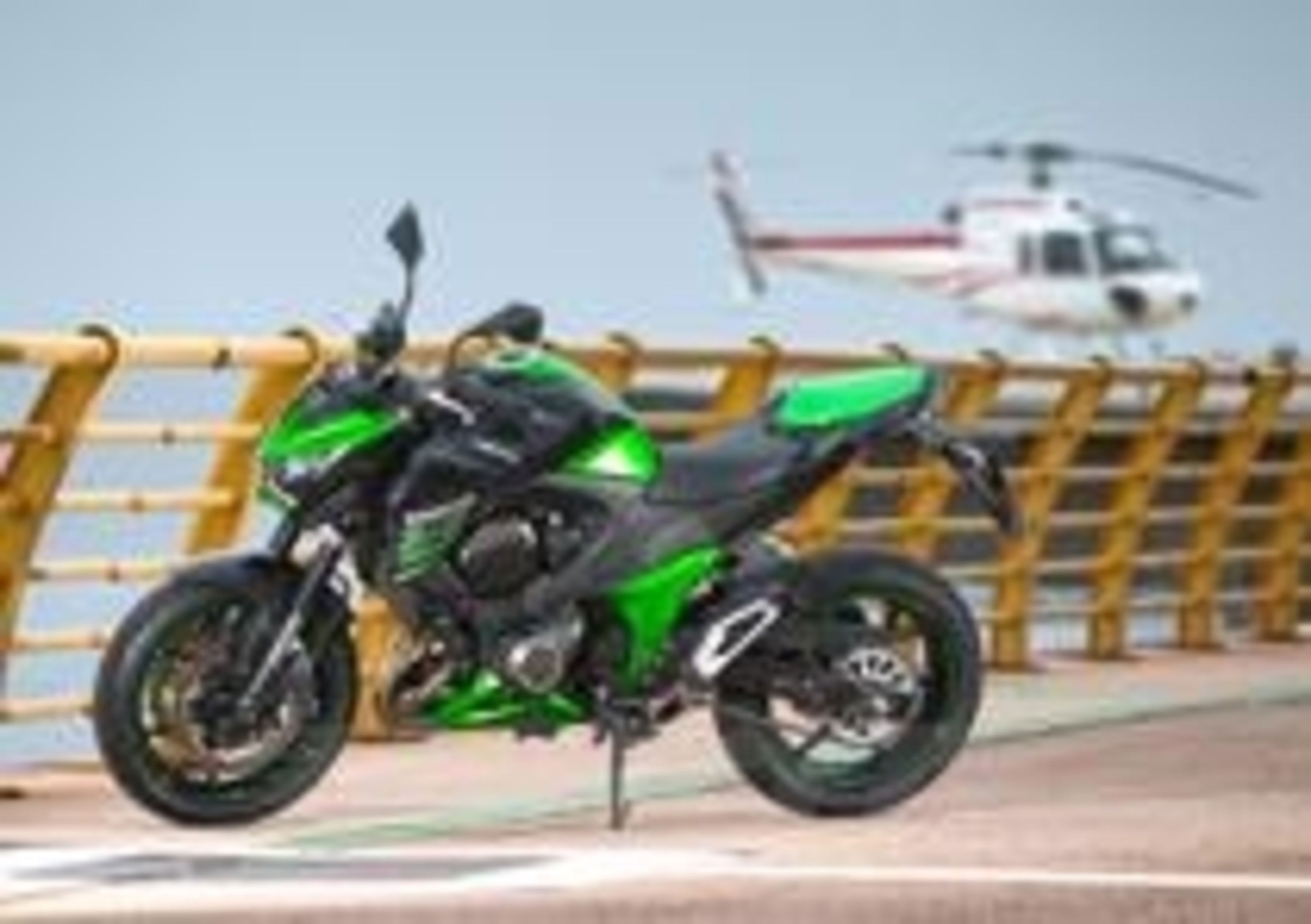 MV Agusta Brutale 800 vs Kawasaki Z800 - Prove - Moto.it