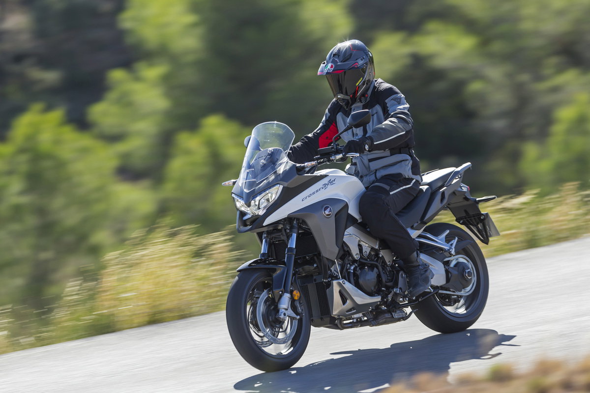 Prova Honda Crossrunner VFR800X 2015 - Prove - Moto.it