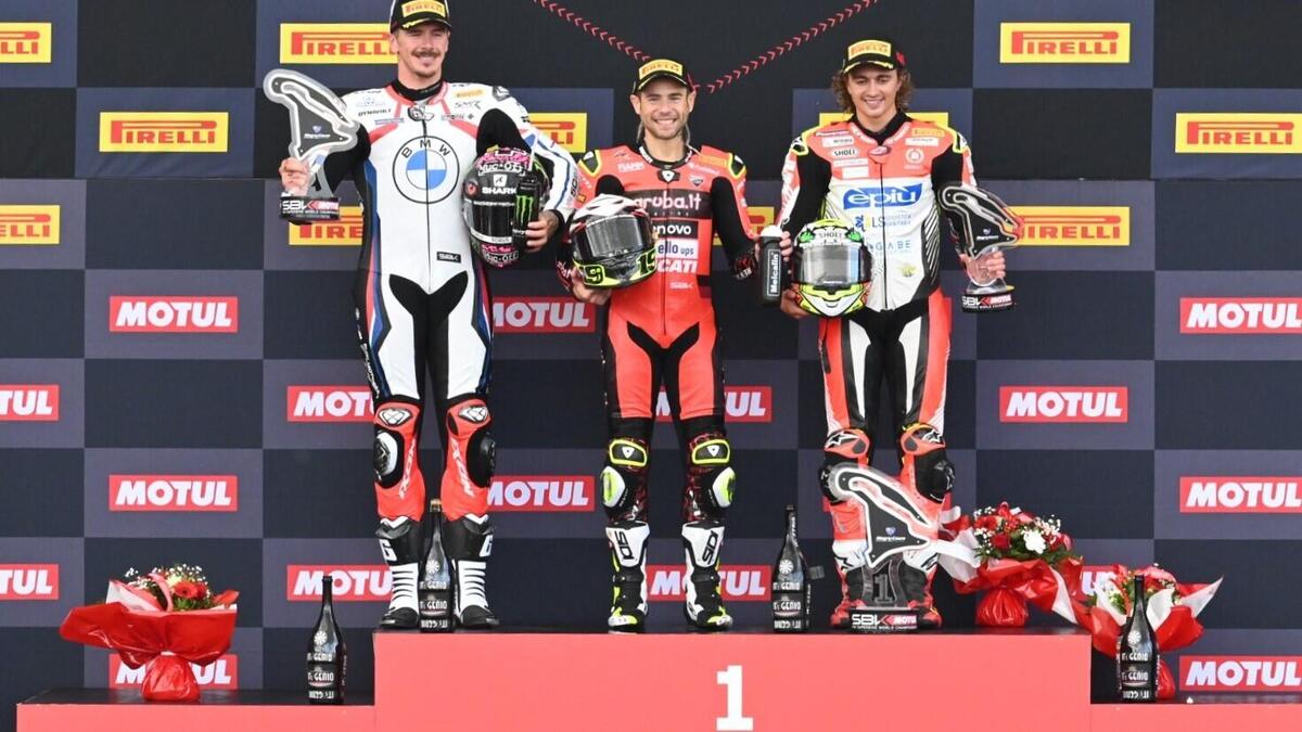 SBK 2022. GP di Francia a Magny Cours. Alvaro Bautista vince gara1 a ... SBK 2022. GP di Francia a Magny Cours. Alvaro Bautista vince gara1 a ...