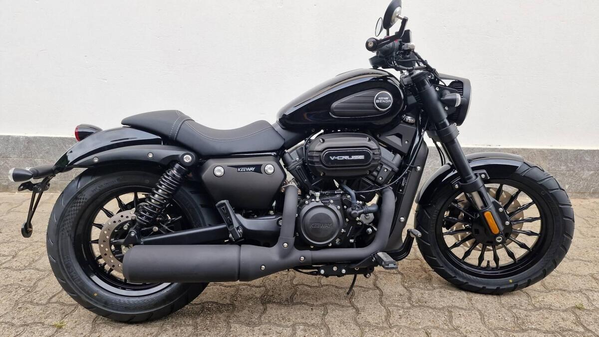 Vendo Keeway Motor V-Cruise 125 (2022 - 25) nuova a Castellanza (codice ...