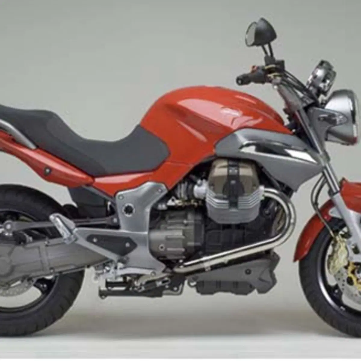 Vendo Moto Guzzi Breva V 1100 i.e. usata a Rosa' (codice 10002563 ...