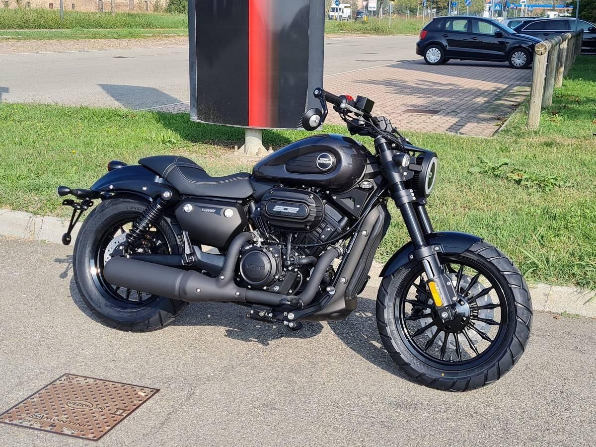 Vendo Keeway Motor V302 C (2022 - 25) nuova a San Prospero (codice ...