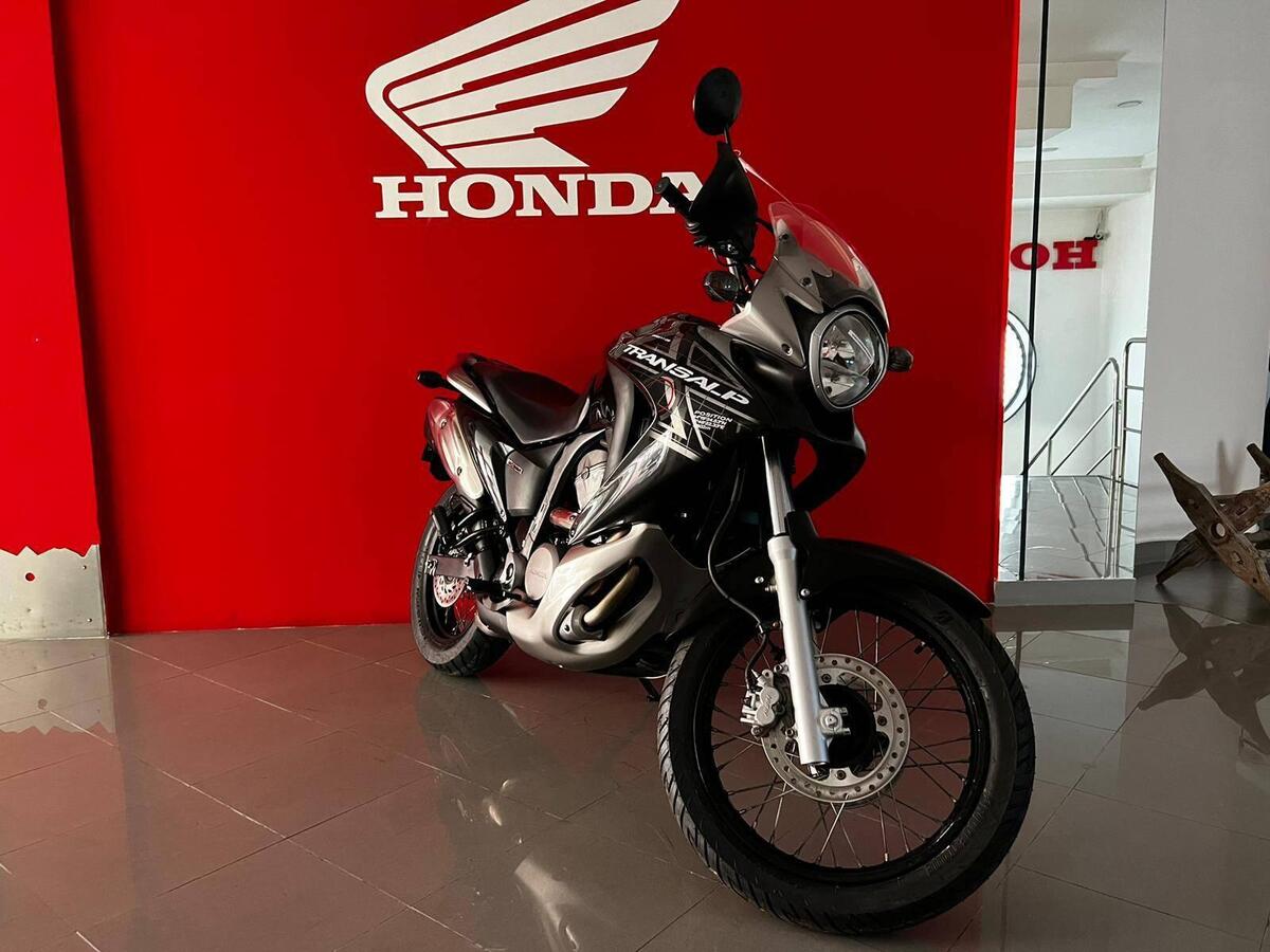 Vendo Honda Transalp XL 700 V (2007 - 2013) usata a Castellammare di ...