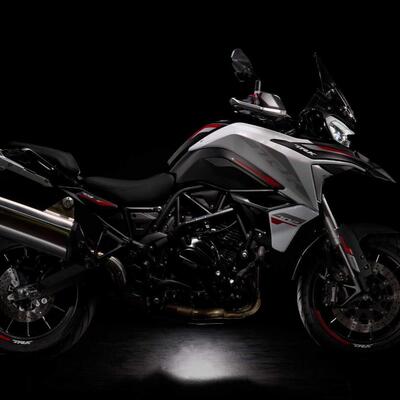 Benelli TRK 702, catalogo e listino prezzi - Moto.it