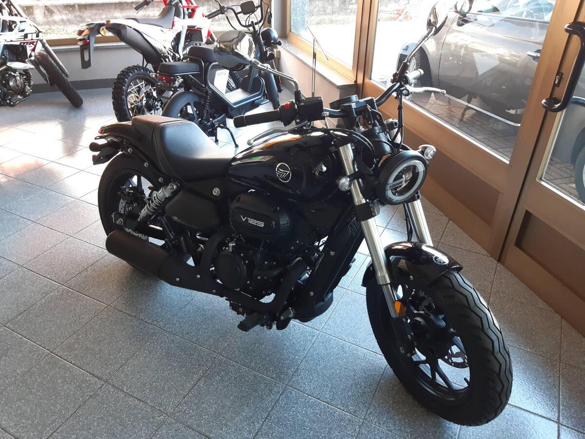 Vendo Keeway Motor RK V125C (2023 - 25) nuova a Cossato (codice 9116432 ...