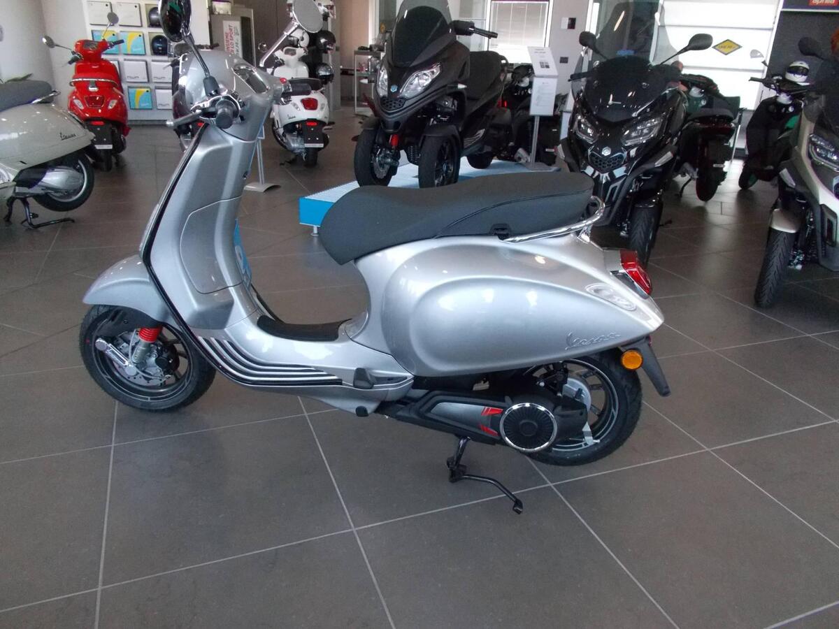 Vendo Vespa Vespa Elettrica 70 (2020 - 24) nuova a Alba (codice 9147404 ...