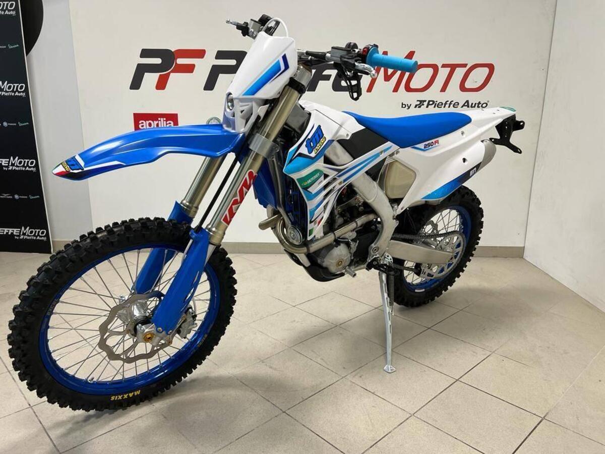 Vendo Tm Moto EN 250 ES Fi 4T (2023) nuova a Grottammare (codice ...