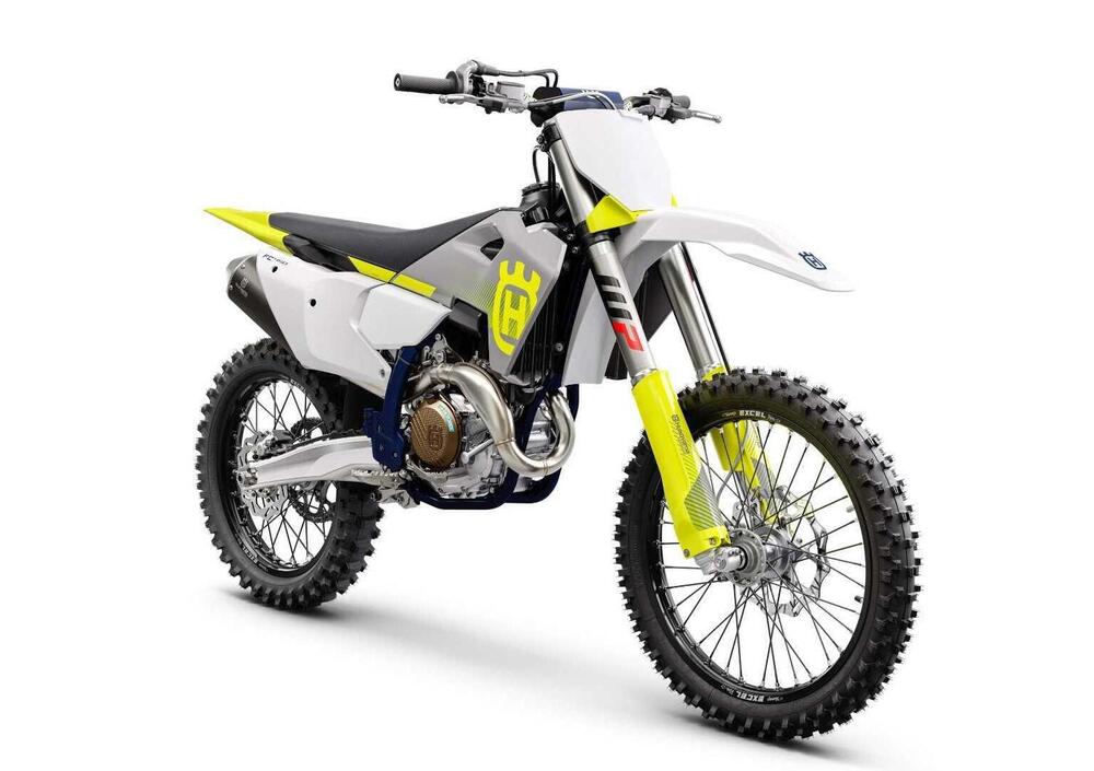 Husqvarna FC 450 (2024), prezzo e scheda tecnica - Moto.it