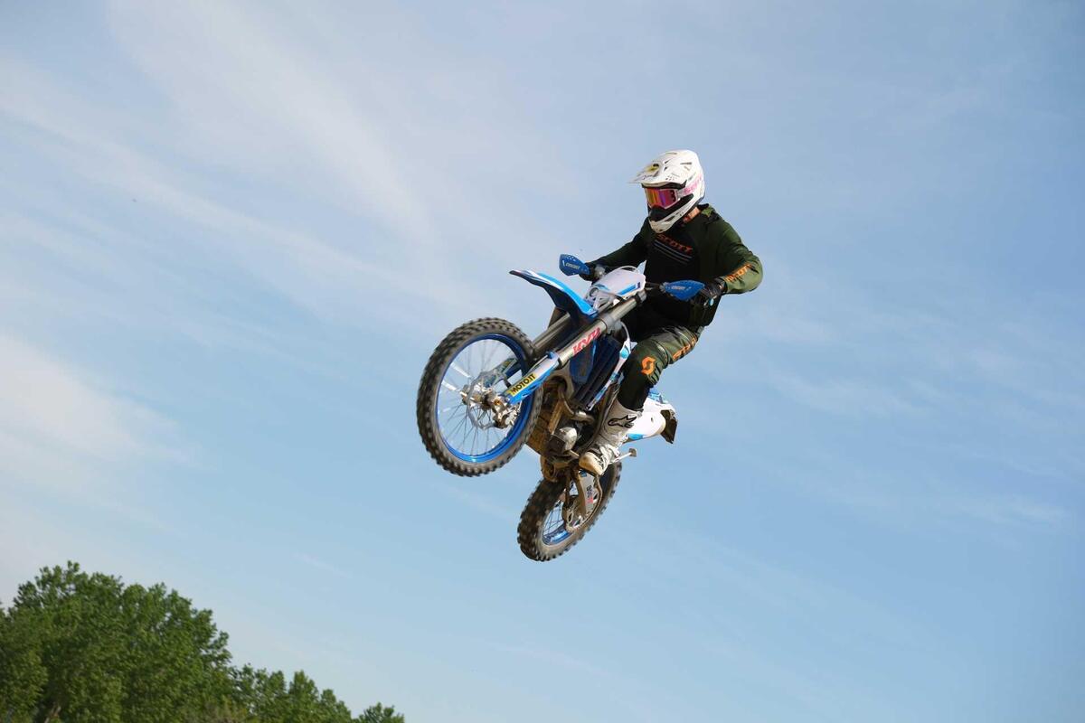 Prova TM 300 EN Fi 2023 TEST: abbiamo fatto enduro HARD e Motocross con ...