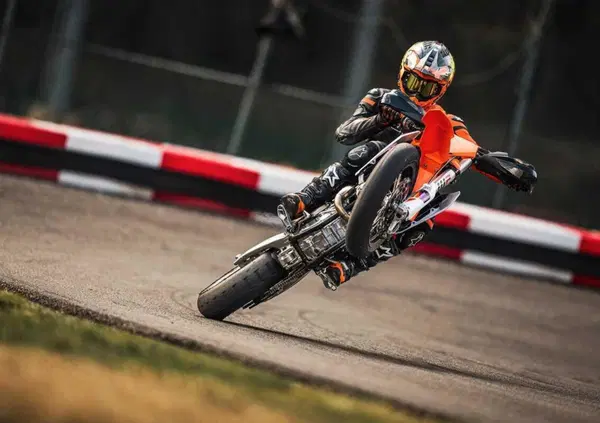 KTM presenta la nuova 450 SMR 2024: 63 cavalli di puro divertimento ...