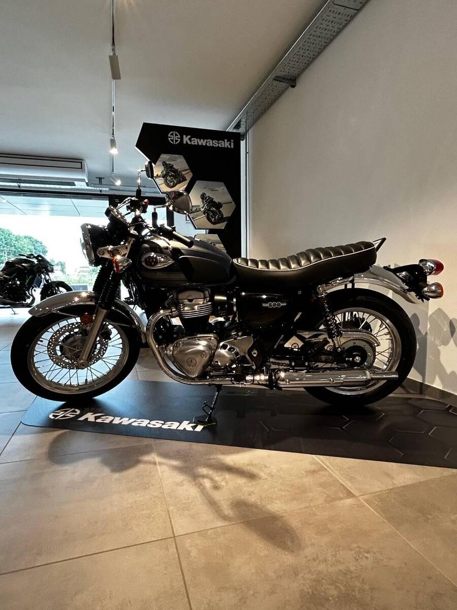 Vendo Kawasaki W 800 (2021 - 25) nuova a Concorezzo (codice 9194032) - Moto.it
