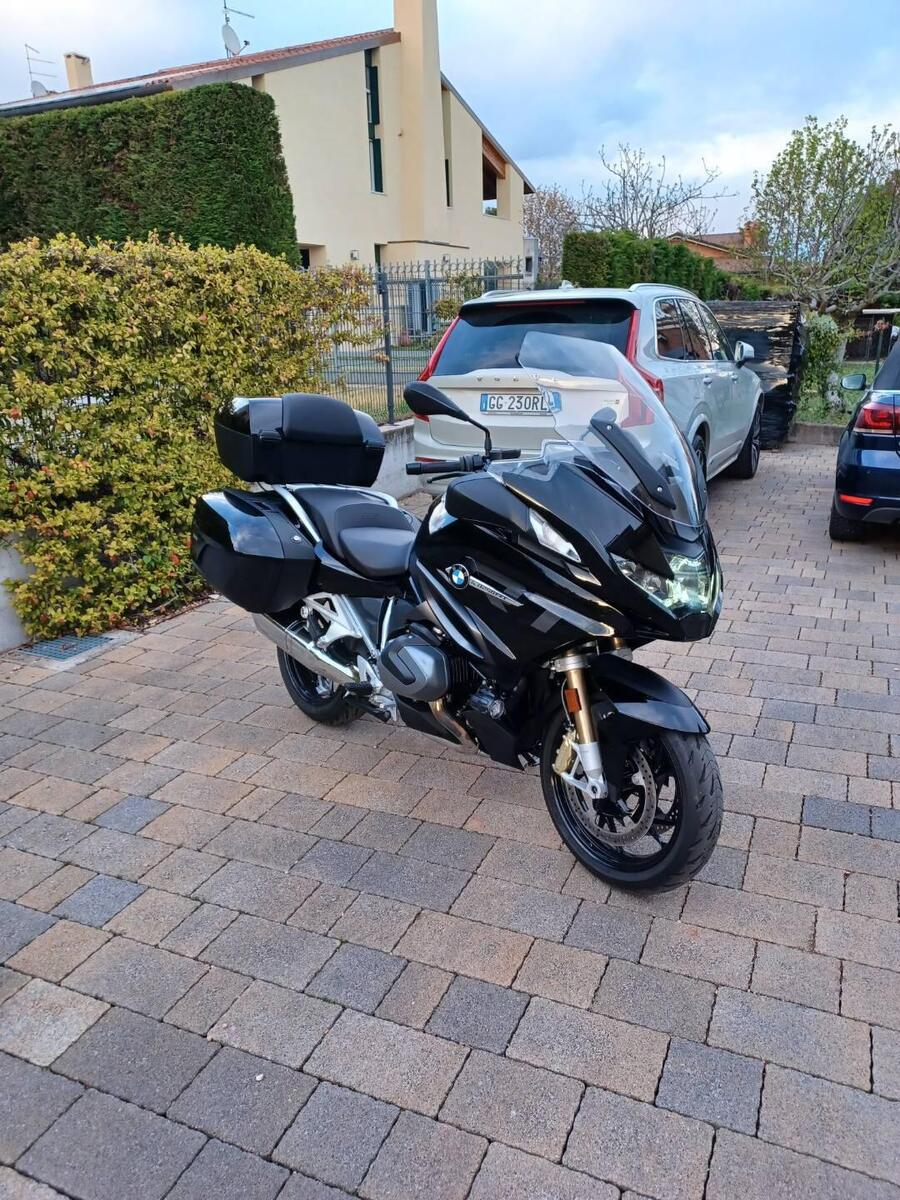 Vendo Bmw R 1250 RT (2021 - 25) usata a Sommacampagna (codice 9201878 ...
