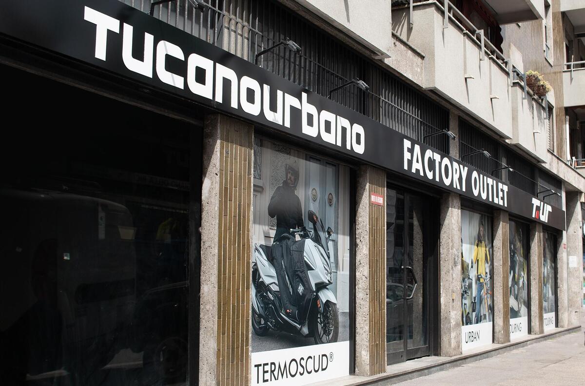 Tucano Urbano: apre a Milano il nuovo factory outlet - Accessori - Moto.it