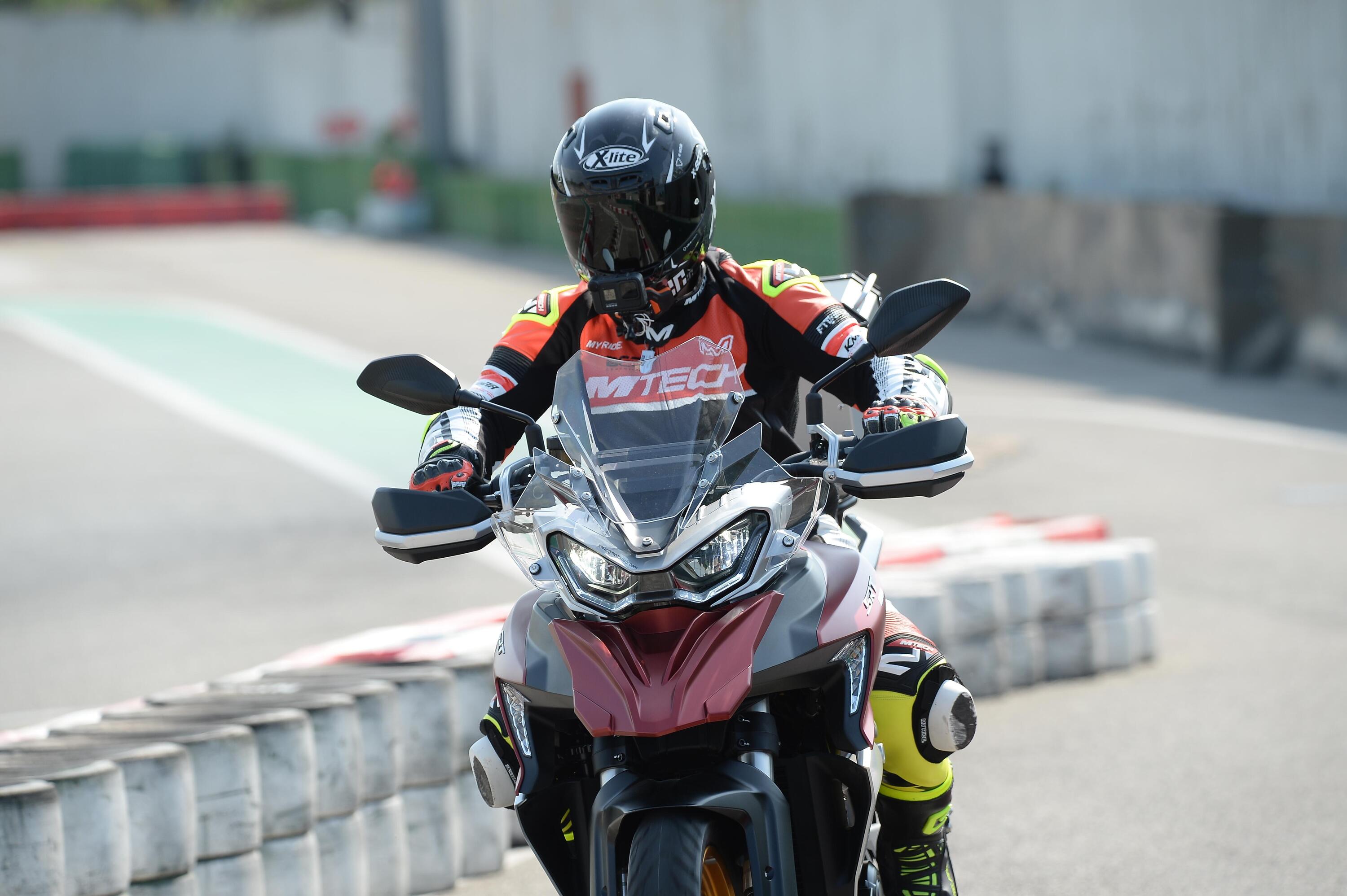 Prova QJ Motor SRT 800X e SRT 800 TEST: le nostre prime impressioni ...