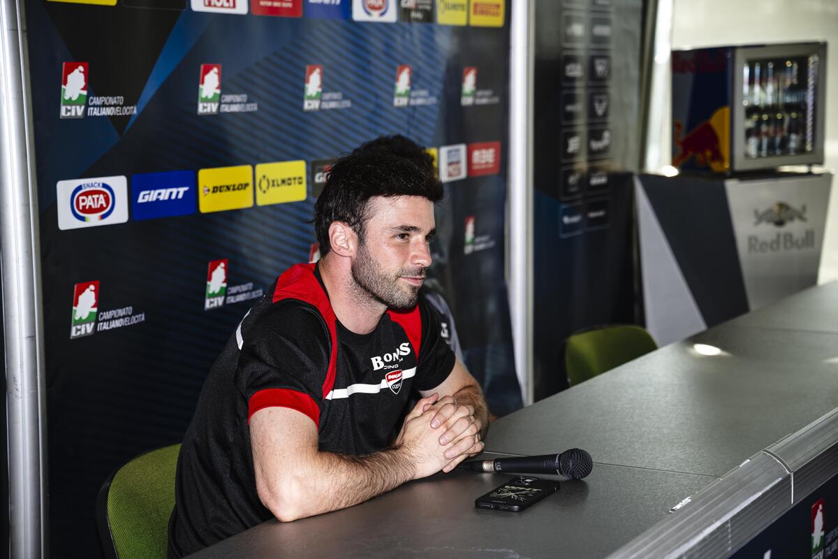 CIV 2023. Misano Racing Night. Luca Salvadori: "Quanto è veloce questa ...