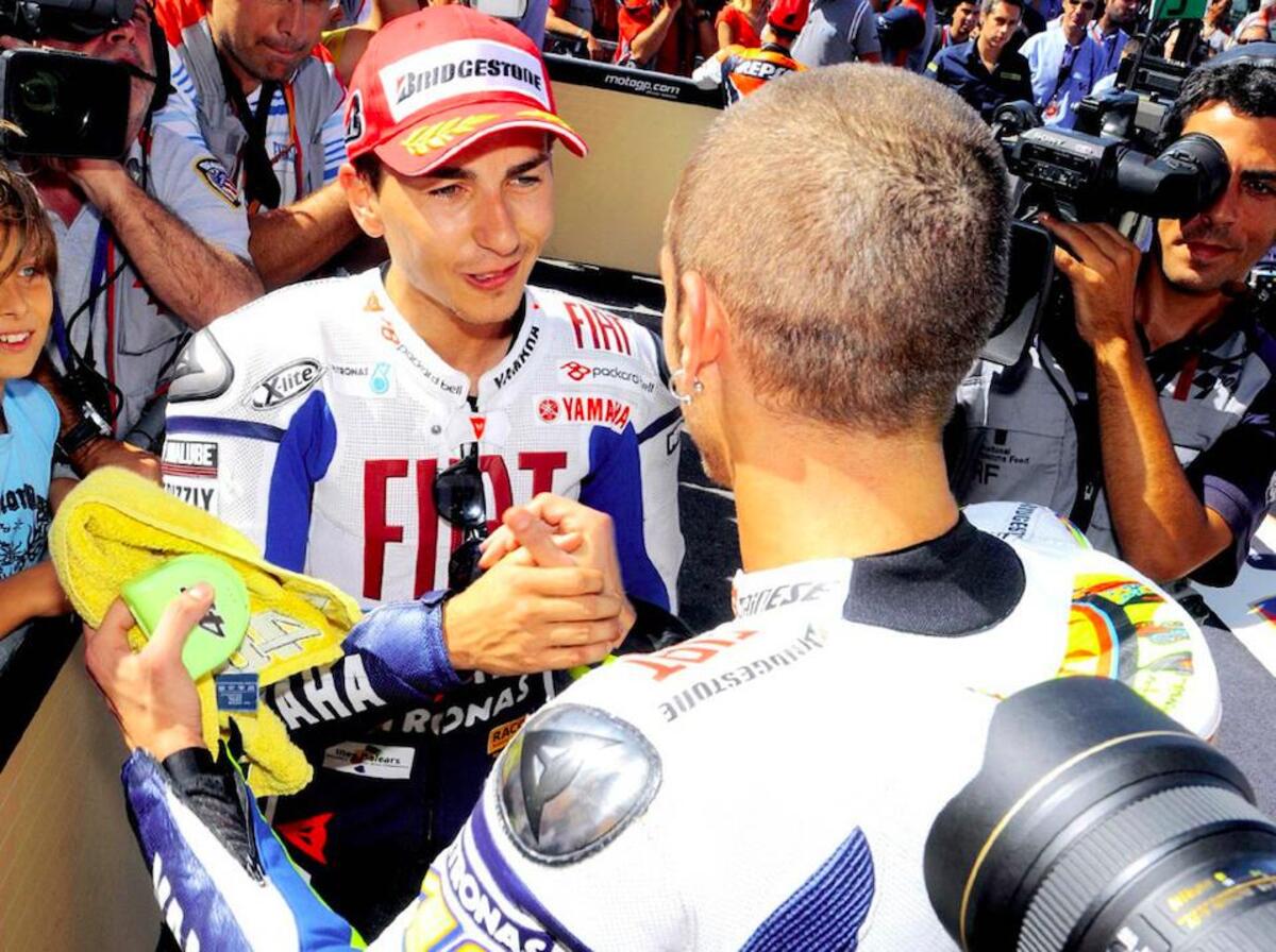 [VIDEO] Al Montmelo tutti ricordano Valentino Rossi vs Jorge Lorenzo ...