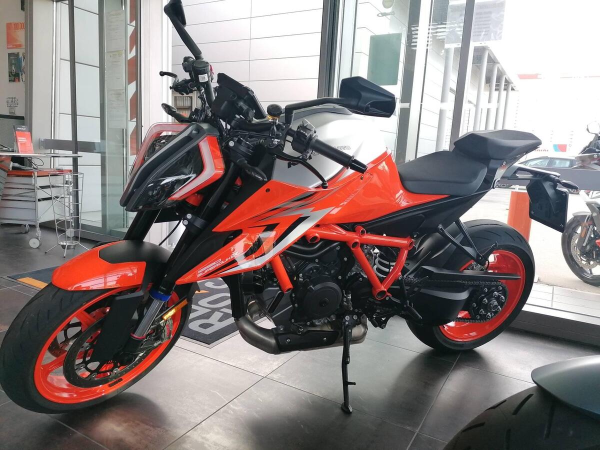 Vendo KTM 1290 Super Duke R EVO (2022 - 23) usata a Affi (codice 9292300) - Moto.it