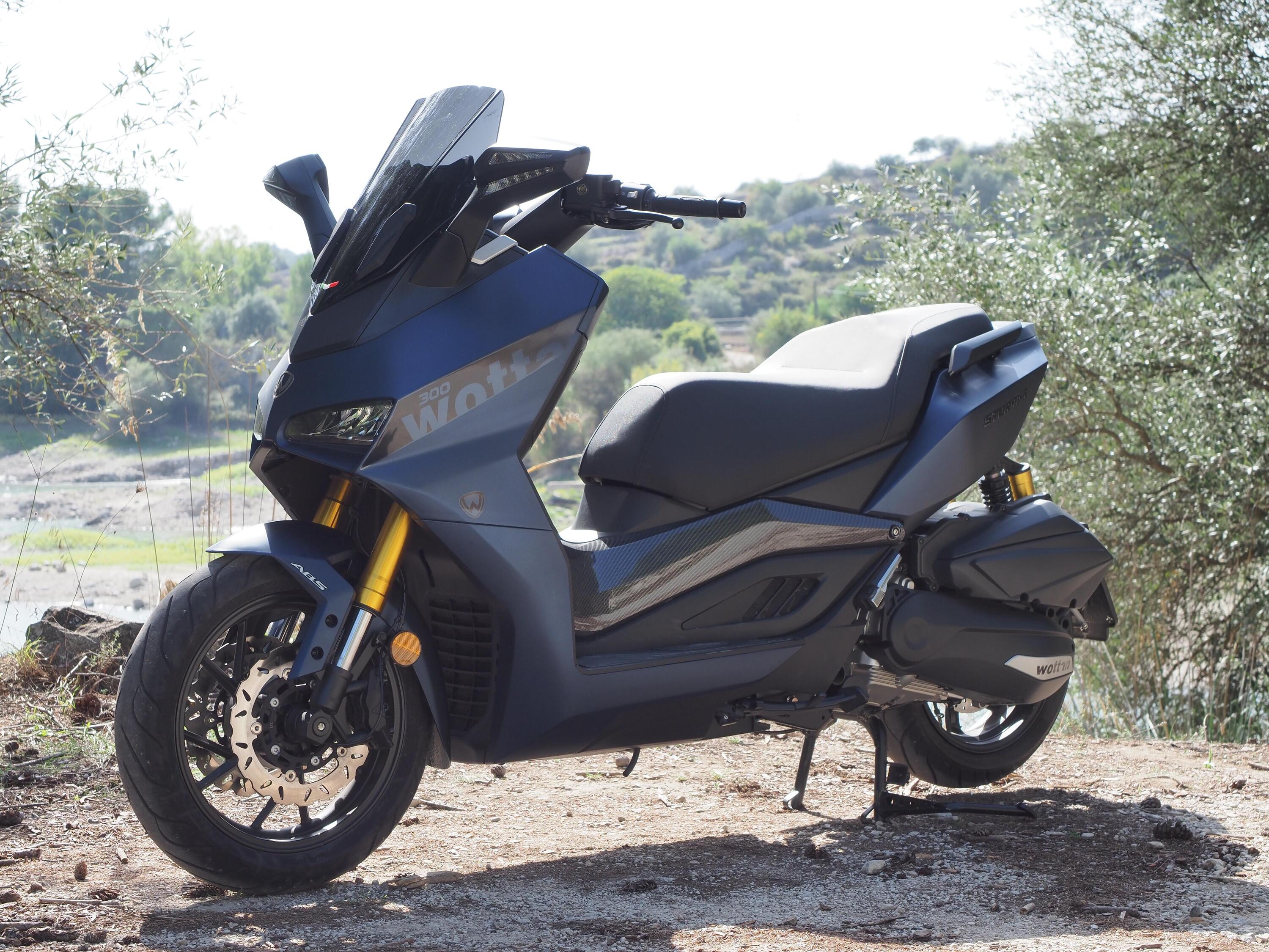 Prova Wottan Storm-R 300 TEST: il best buy degli scooter sportivi ...