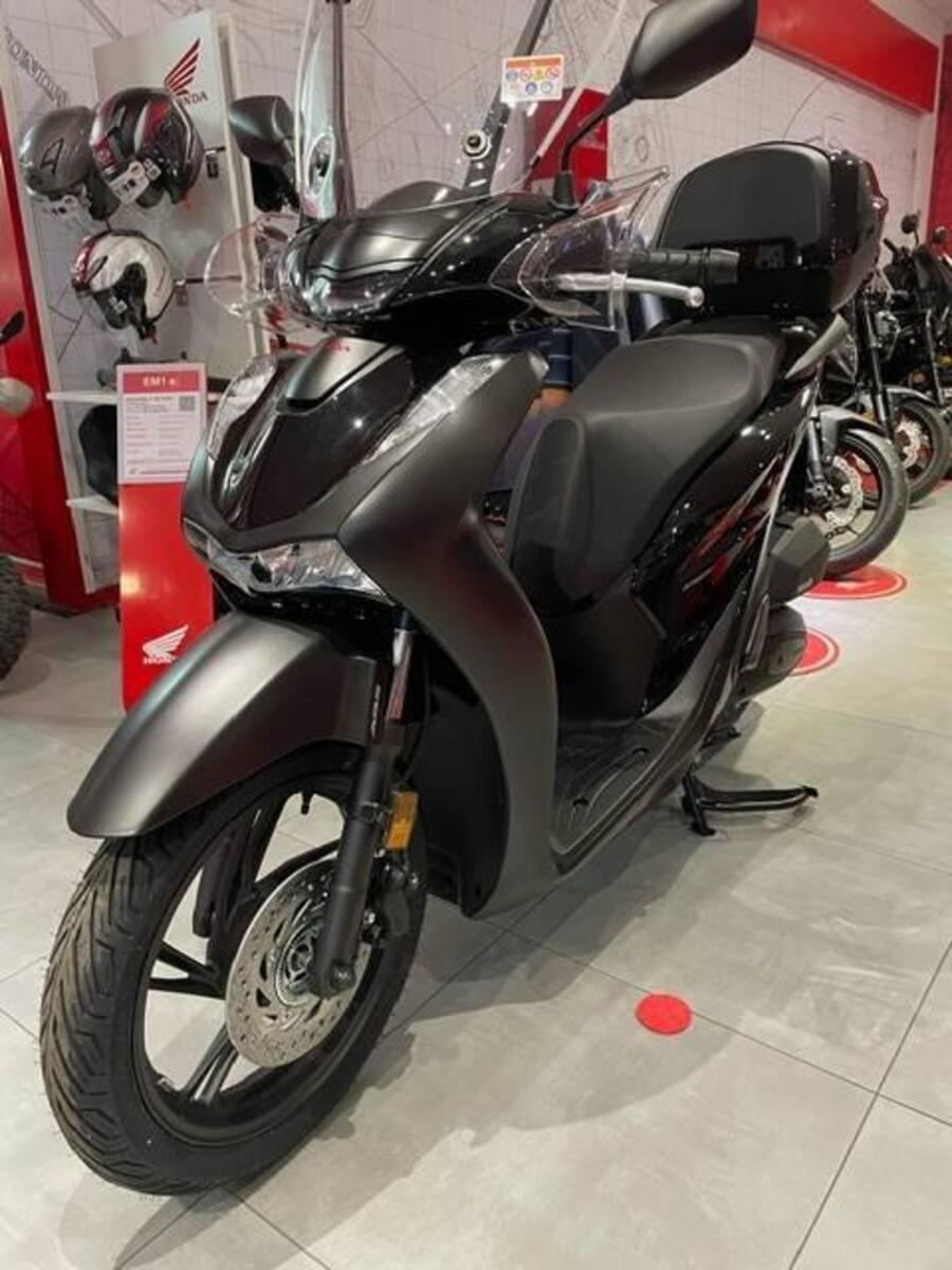 Vendo Honda SH 150i Sport (2022 - 25) nuova a Arezzo (codice 9355480 ...