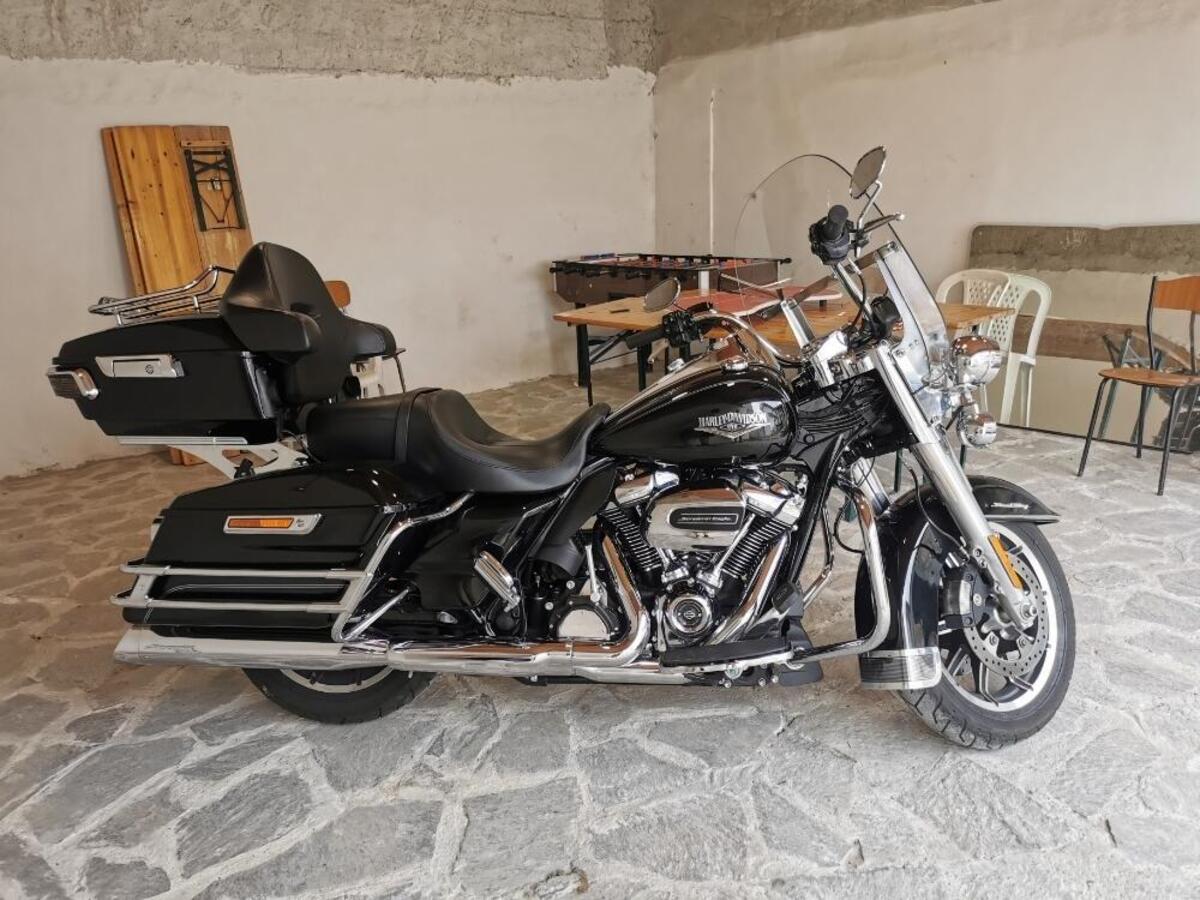 Vendo Harley-Davidson 107 Road King (2017) - FLHR usata a Lurate ...