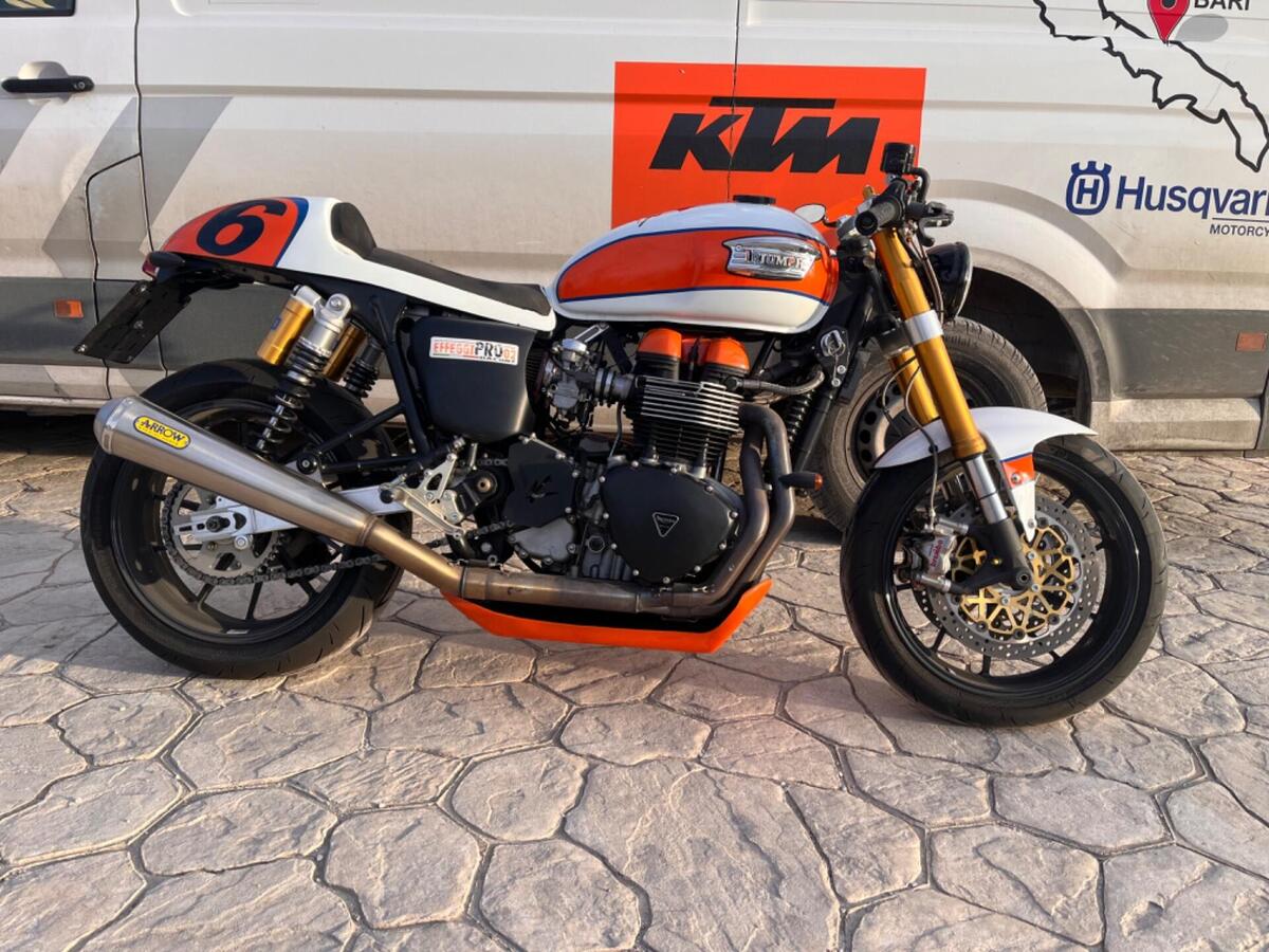 Vendo Triumph Thruxton 900 (2004 - 15) usata a San Severo (codice ...