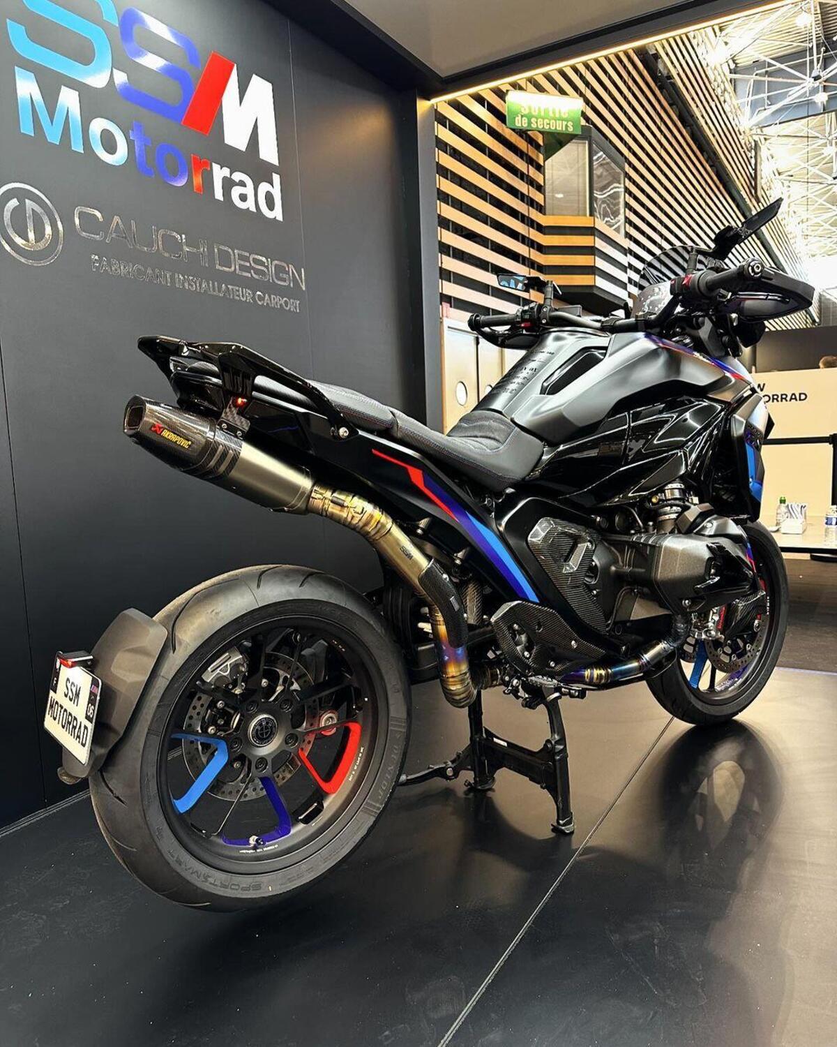 Nuova BMW M 1300 GS? Ma no, è una special pazza! E che sound [VIDEO E ...