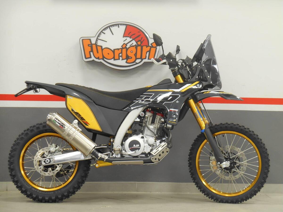 Vendo AJP PR7 650 Adventure Gold Edition (2024 - 25) nuova a Certaldo ...