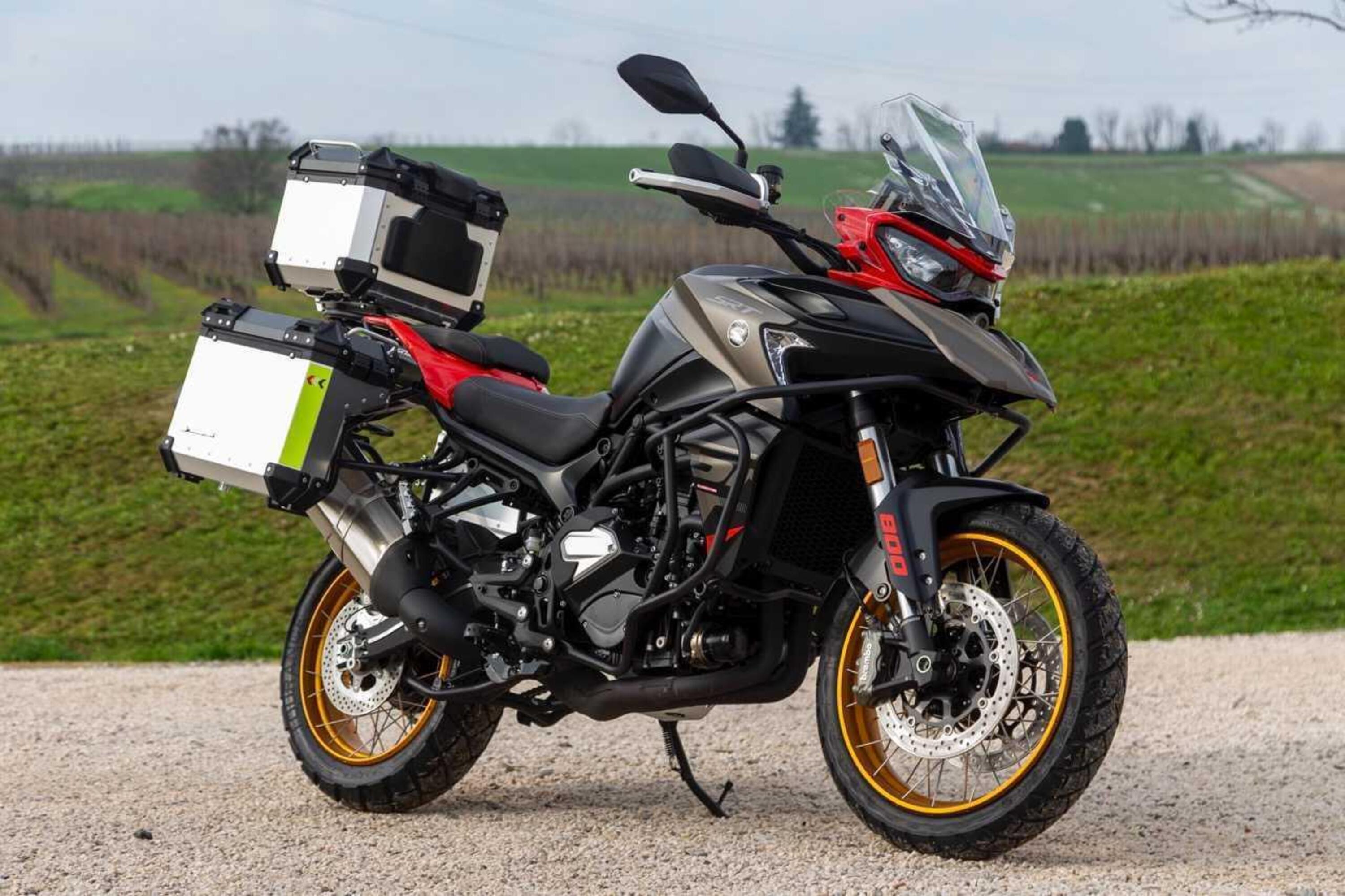 Prova Il test delle Adventure 2024 di QJ Motor! SRT 700, SRT 800 SX e ...