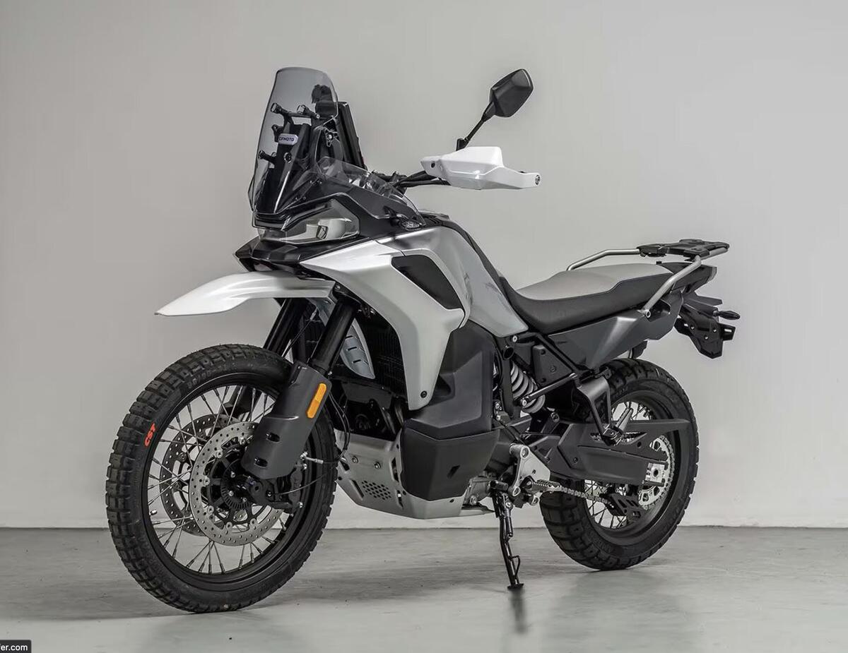CF Moto 800MT-X, la adventure motorizzata LC8c quando arriverà davvero ...