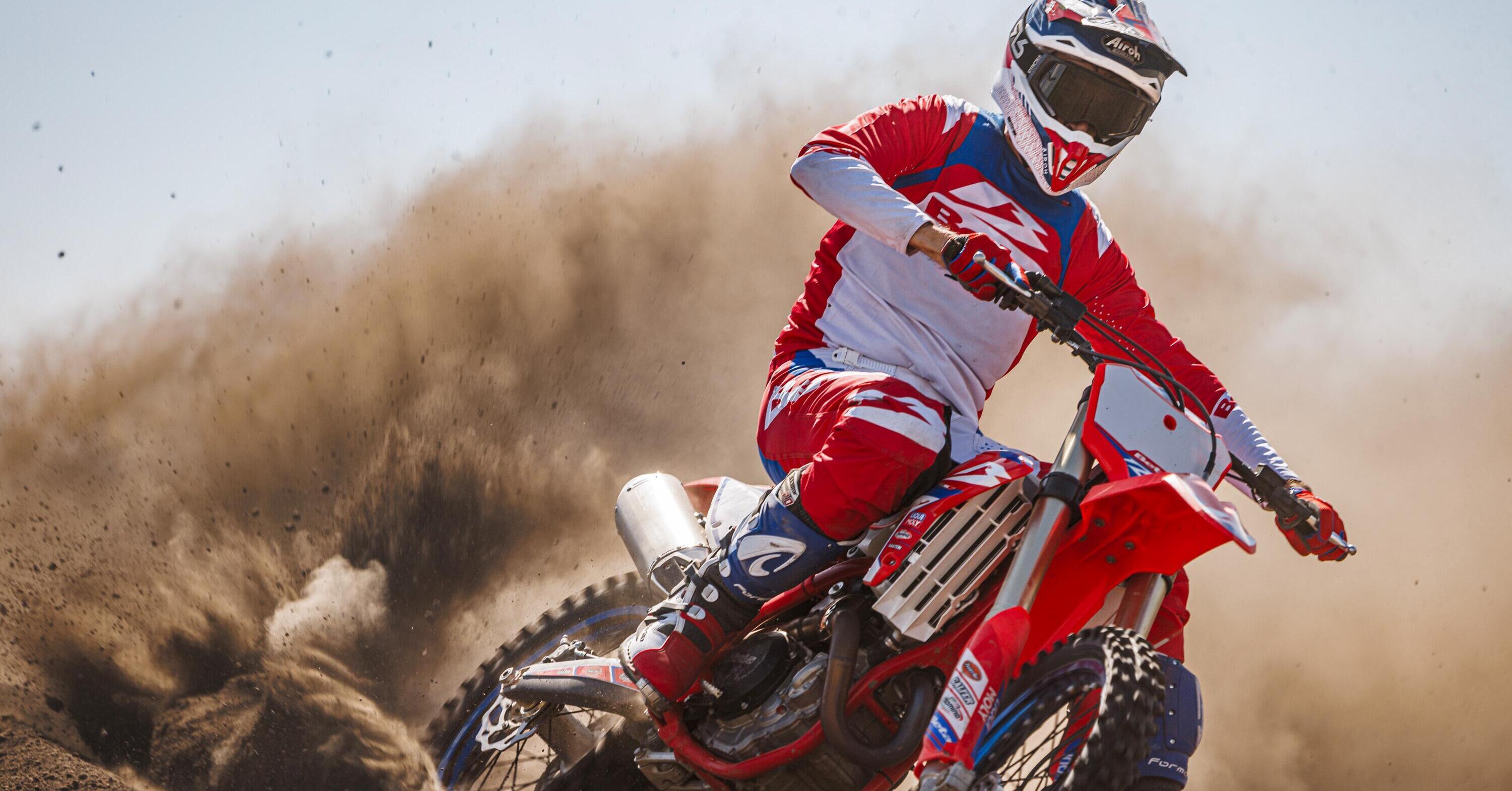 Beta RX 450 4t e RX300 2t, pronti con i Model Year 2025 - News - Moto.it