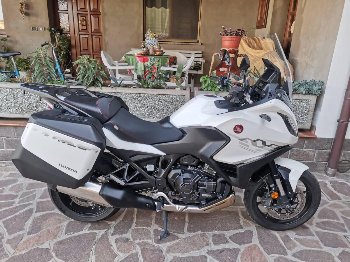 Vendo Honda NT 1100 DCT (2022 - 24) usata a Cesena (codice 9464478 ...