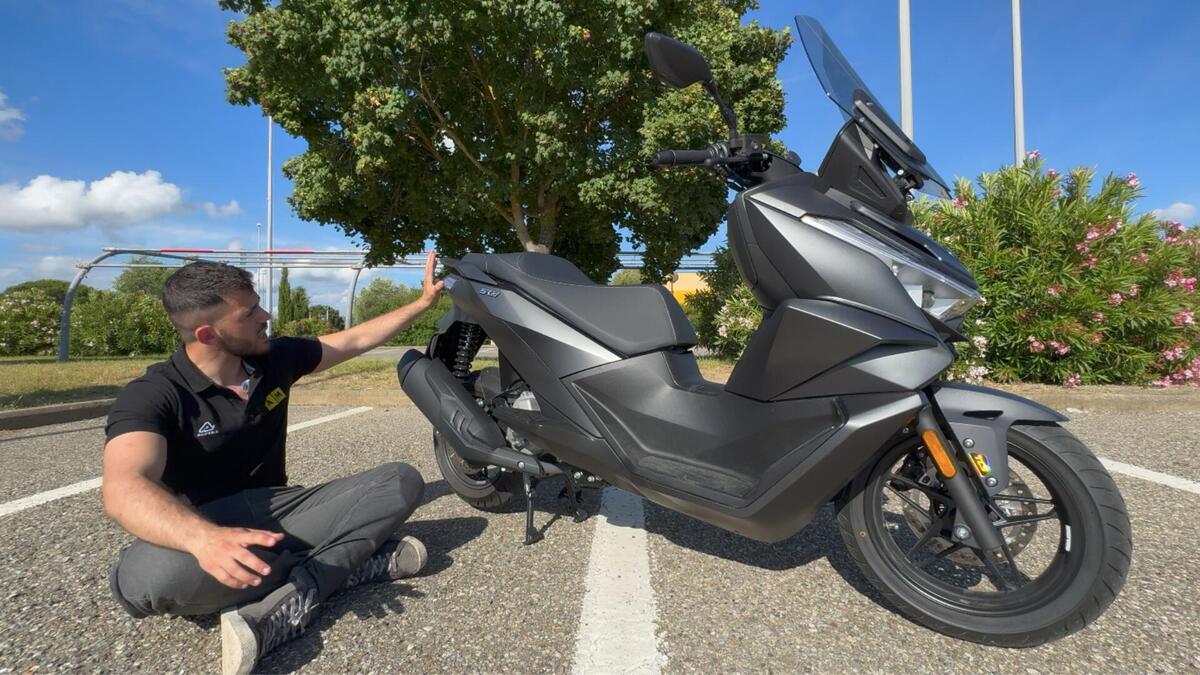Prova Voge Sfida SR3: il TEST dello scooter in autostrada [VIDEO ...
