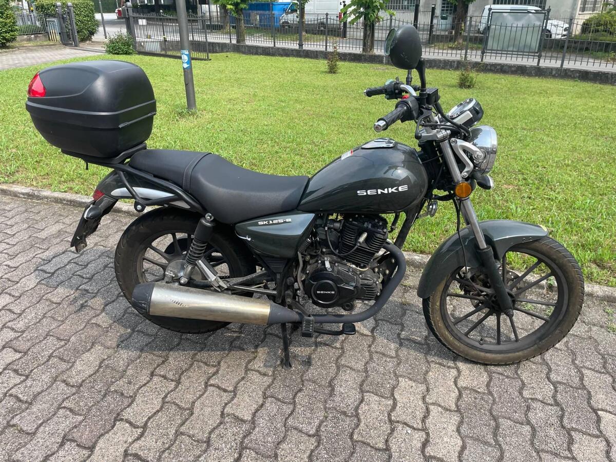 Vendo Senke Naked 125 SK (2017 - 20) usata a Sirone (codice 9497050 ...