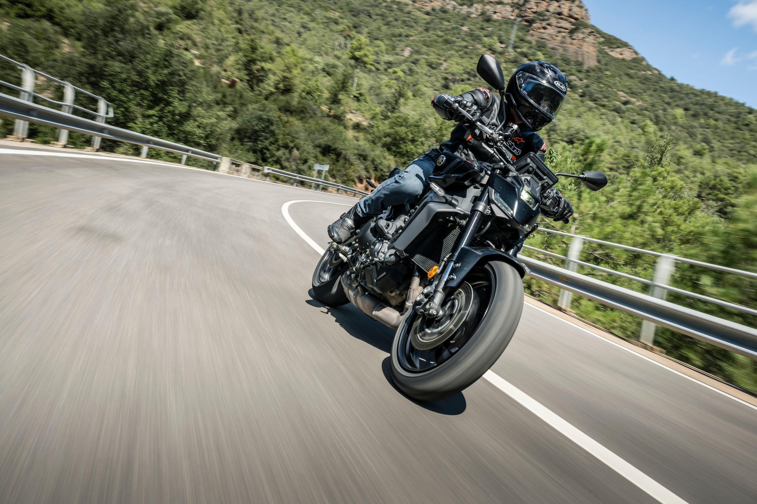 Yamaha MT-09 Y-AMT TEST: il cambio automatizzato è meglio di quello ...