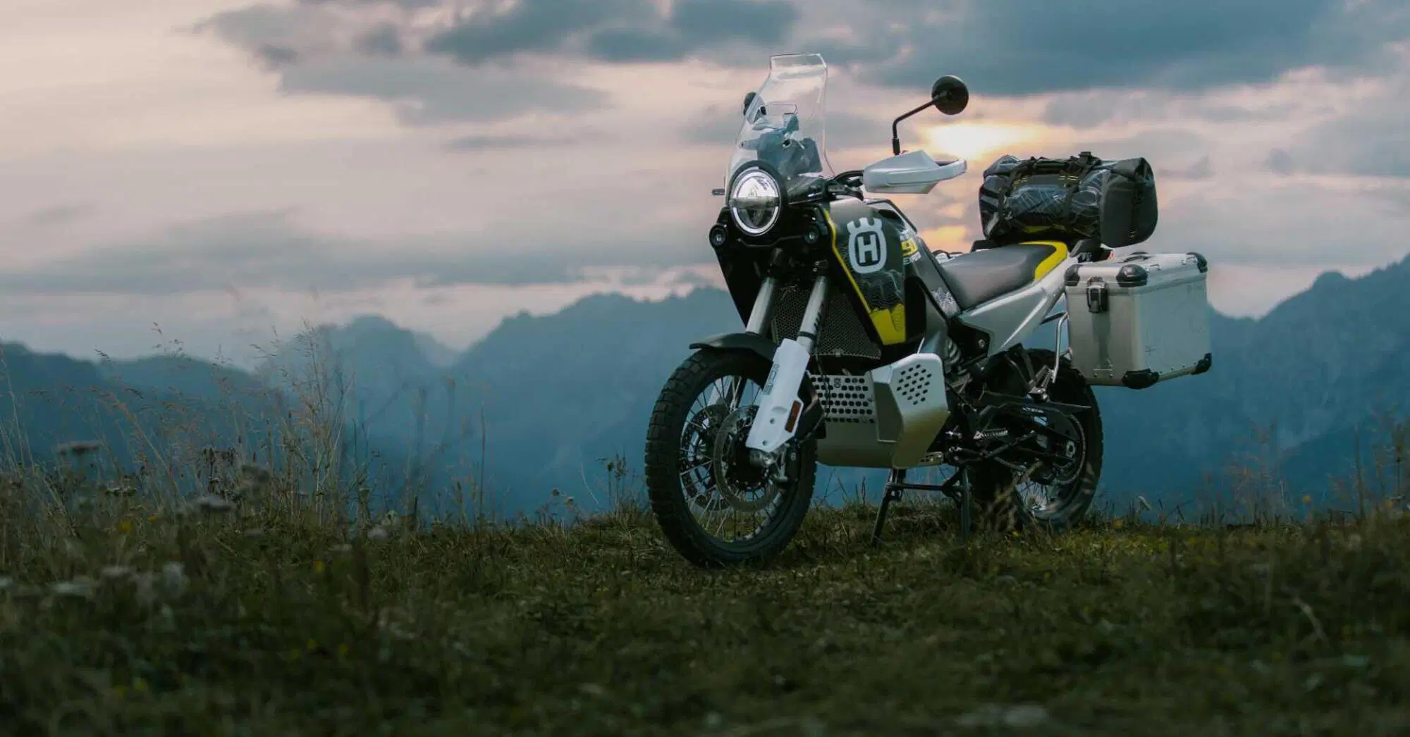 Norden 901 Expedition 2025. Husqvarna aggiorna la sua travel-adventure ...